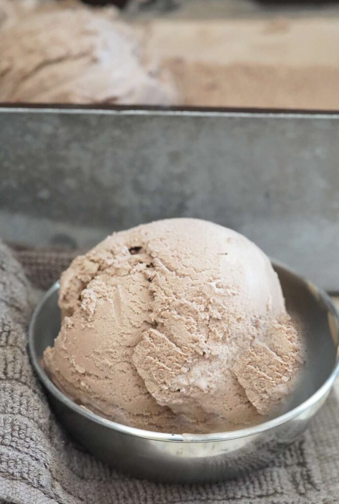 Coffee Ice Cream (Low-Sugar) - Delightfully Low Carb